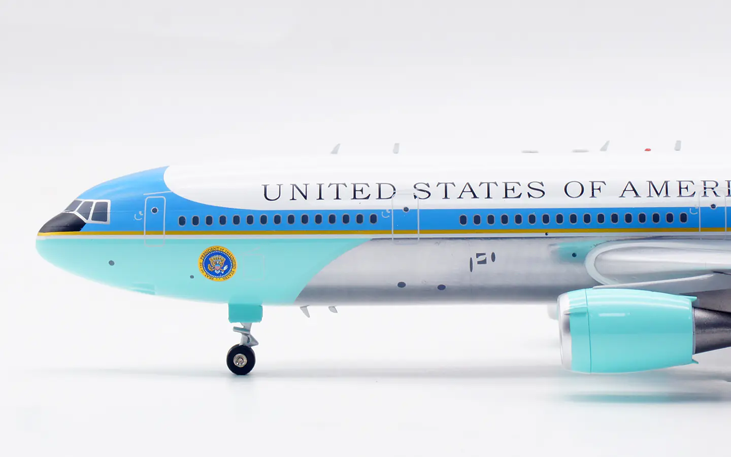 Collectible Diecast Aircraft Model McDonnell Douglas DC-10-40 B-104 ...